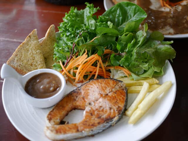Steak & Farm สอนปลูกผักสลัด ผักเคล ทำสเต็ก มัดรวม 4 คอร์ส